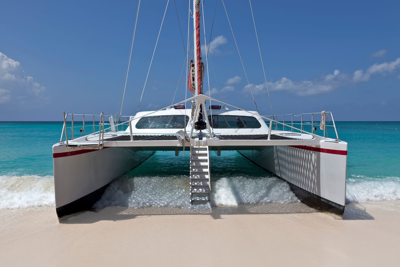 WHAT IS A CATAMARAN? EVERYTHING YOU NEED TO KNOW.