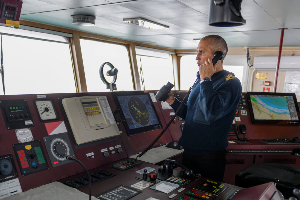 WHAT IS AIS. AUTOMATIC IDENTIFICATION SYSTEM GUIDE.